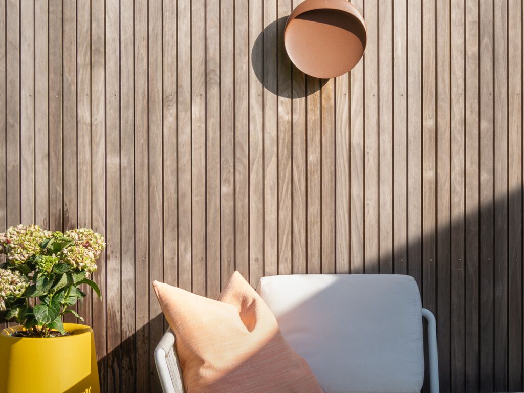 Kebony Clear bardage 75° faux claire-voie 19 x 120 mm #2598 de KEBONY ...